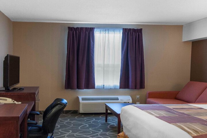 Quality Hotel & Suites Gander | Bookonline.com
