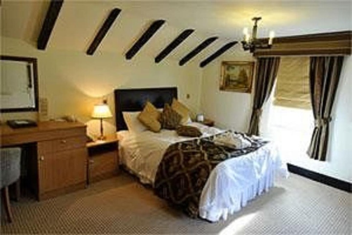 The Barn Hotel Ruislip | Bookonline.com