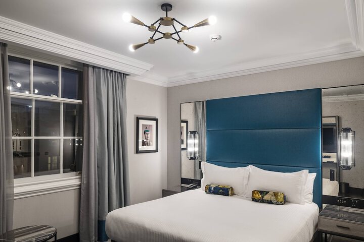 The Dixon Autograph Collection London | Bookonline.com