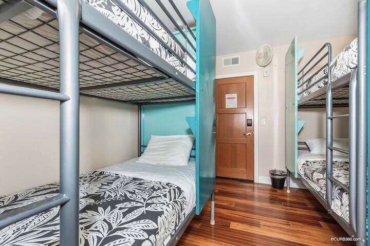 Samesun Ocean Beach Hostel San Diego | Bookonline.com