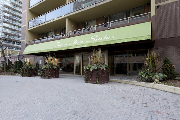 Town Inn Suites Hotel Toronto | Bookonline.com