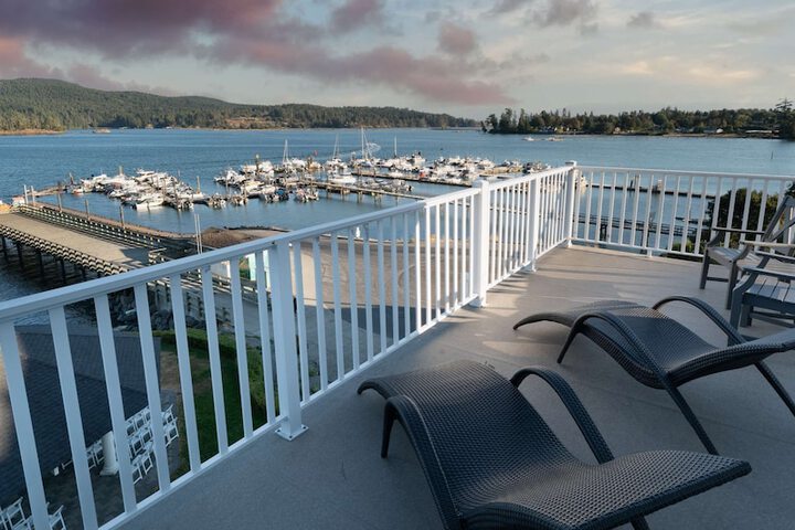 Prestige Oceanfront Resort WorldHotels Luxury Sooke | Bookonline.com