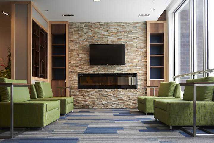 Holiday Inn Express & Suites St. Johns Airport an IHG Hotel St. John's ...