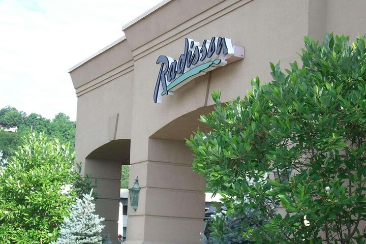 Radisson Hotel Cincinnati Riverfront Covington | Bookonline.com