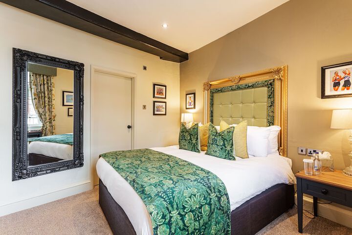 The George Hotel Dorchester on Thames Wallingford | Bookonline.com
