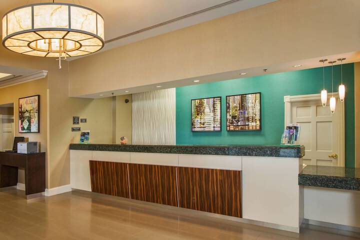 Residence Inn by Marriott Arlington at Rosslyn Arlington | Bookonline.com