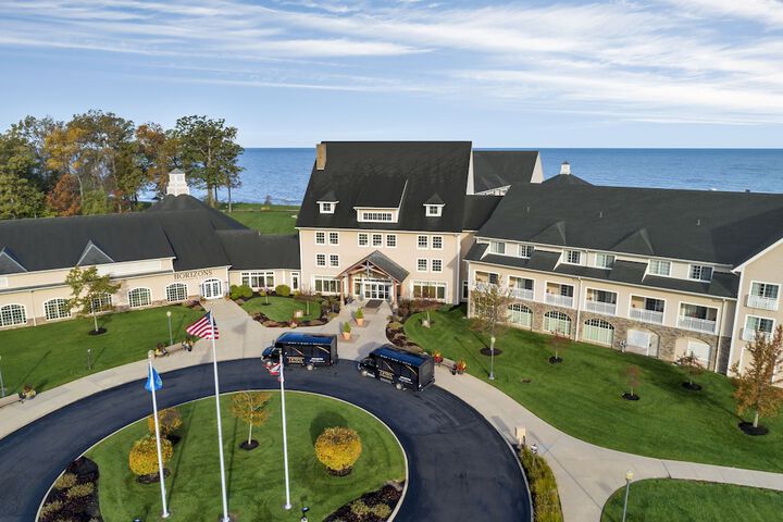 The Lodge at Geneva Geneva | Bookonline.com