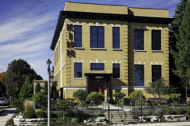 Kinn Guesthouse Bay View Milwaukee | Bookonline.com