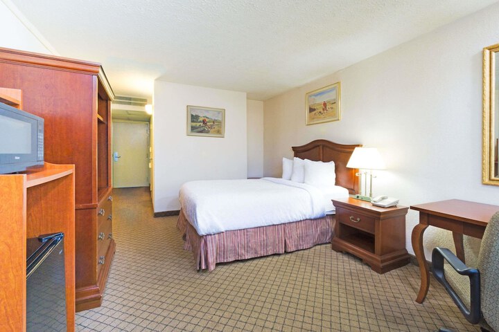 Days Inn by Wyndham Columbus Airport Columbus | Bookonline.com