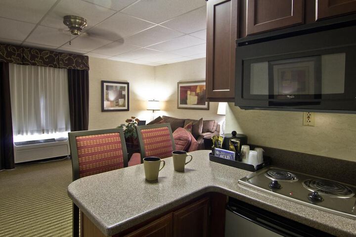 Christopher Inn&Suites Chillicothe | Bookonline.com