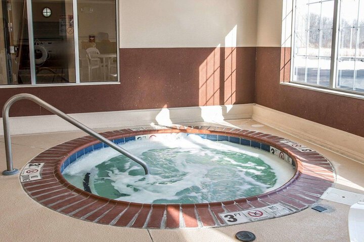Quality Inn Near Interstate I94 New Buffalo | Bookonline.com