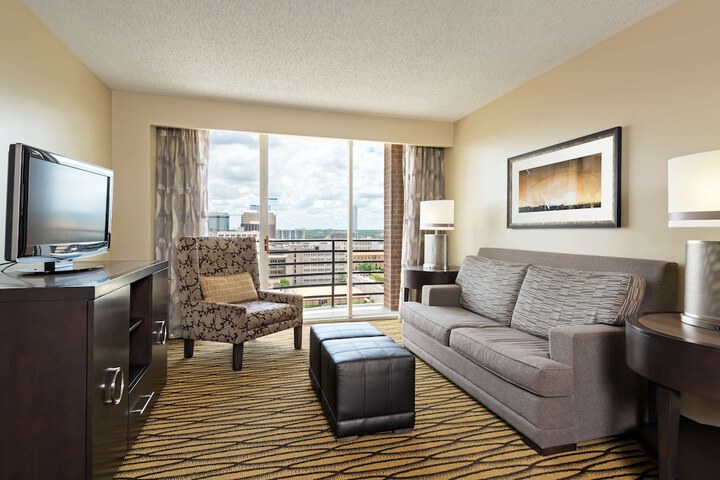 DoubleTree Suites by Hilton Hotel Austin Austin | Bookonline.com