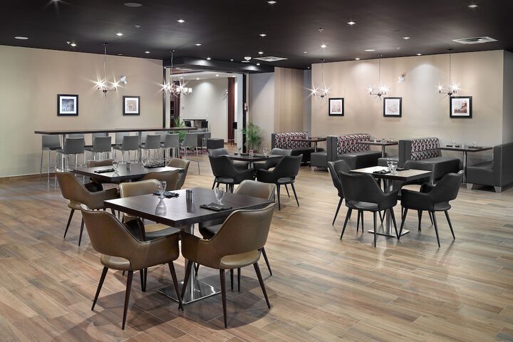 Four Points by Sheraton Edmonton West Edmonton | Bookonline.com
