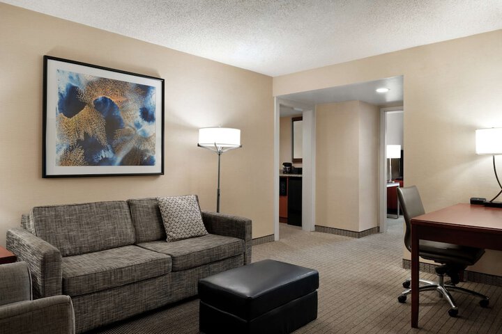 Embassy Suites by Hilton Cincinnati RiverCenter Covington | Bookonline.com