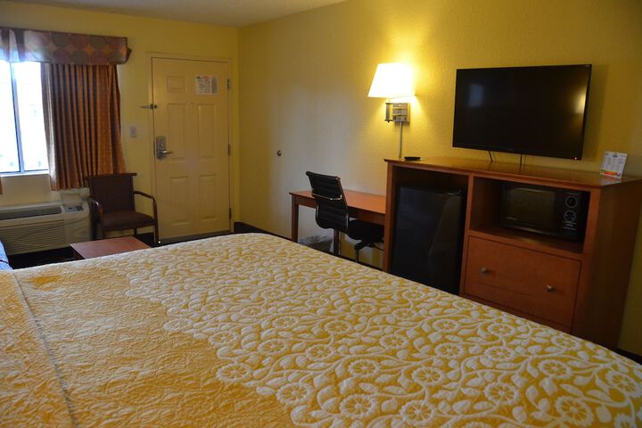 Days Inn by Wyndham Nashville Airport Nashville | Bookonline.com