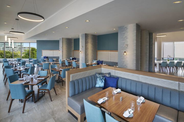 Delta Hotels by Marriott Richmond Downtown Richmond | Bookonline.com