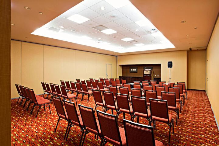Courtyard by Marriott Chicago Magnificent Mile Chicago | Bookonline.com