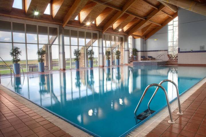 Marine Troon Troon | Bookonline.com