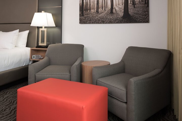 Carriage House Hotel & Conference Centre Calgary | Bookonline.com