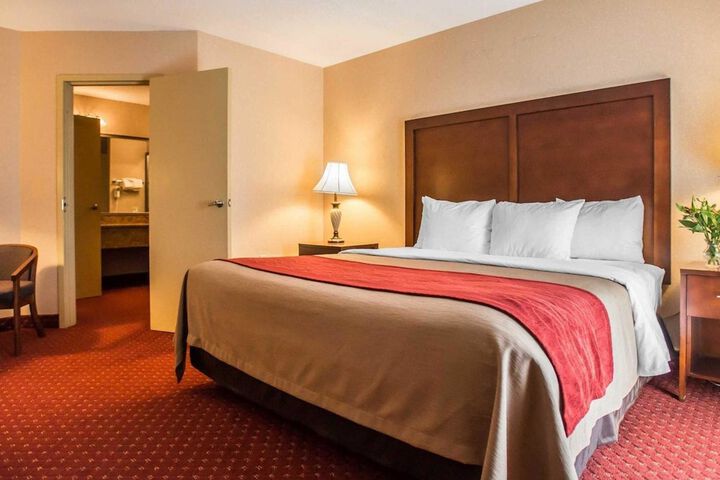 Comfort Inn Pocono Lakes Region Lake Ariel | Bookonline.com