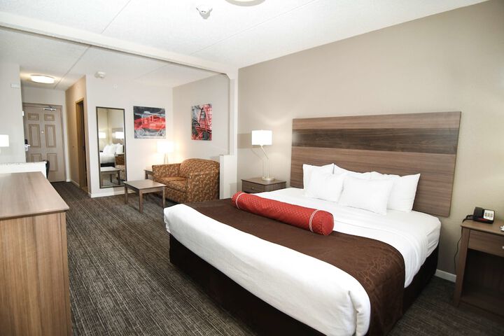 Best Western Plus Sandusky Hotel & Suites Sandusky | Bookonline.com