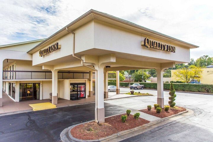 Quality Inn University Winston-Salem | Bookonline.com