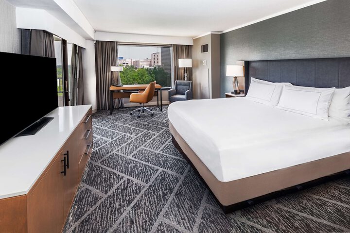 DoubleTree by Hilton Tulsa Warren Place Tulsa | Bookonline.com