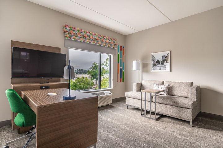 Hampton Inn & Suites Raleigh Midtown Raleigh | Bookonline.com