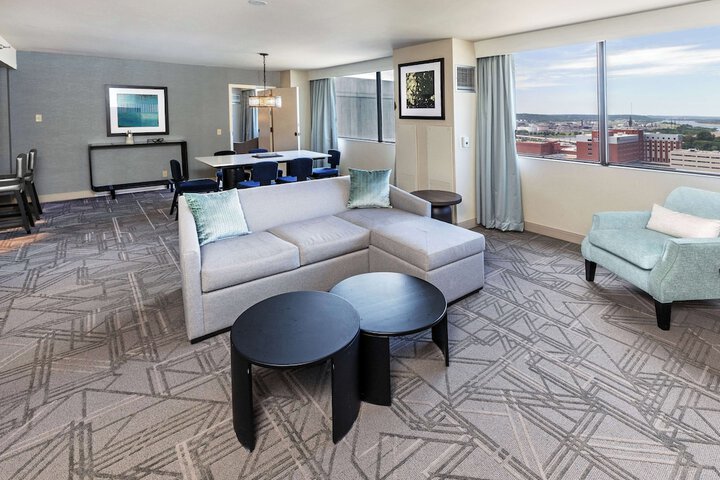 DoubleTree by Hilton Tulsa Downtown Tulsa | Bookonline.com