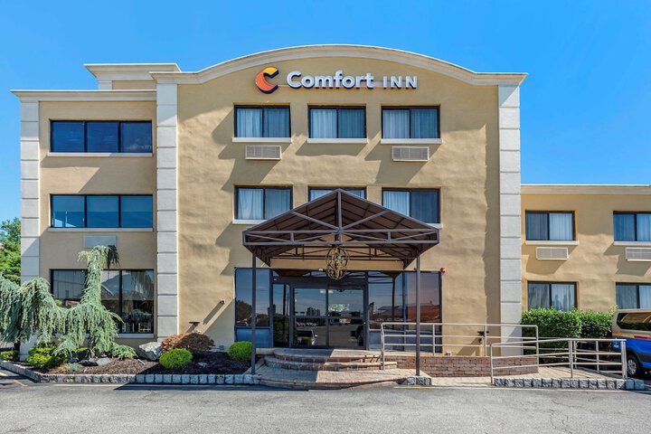 Comfort Inn Edgewater on Hudson River Edgewater | Bookonline.com