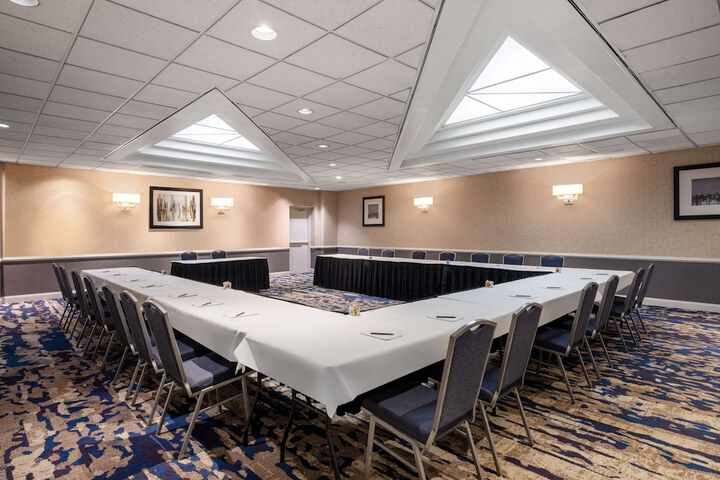 Embassy Suites by Hilton Baltimore Hunt Valley Hunt Valley | Bookonline.com