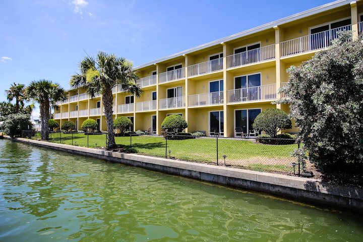 Treasure Bay Resort & Marina Treasure Island | Bookonline.com
