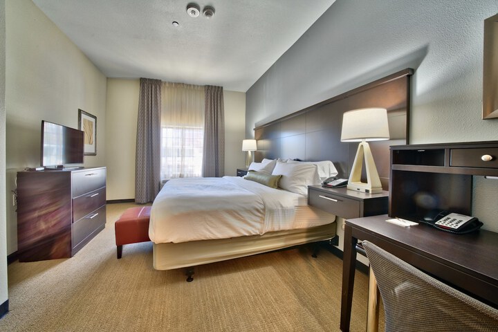 Staybridge Suites Lubbock South an IHG Hotel Lubbock | Bookonline.com