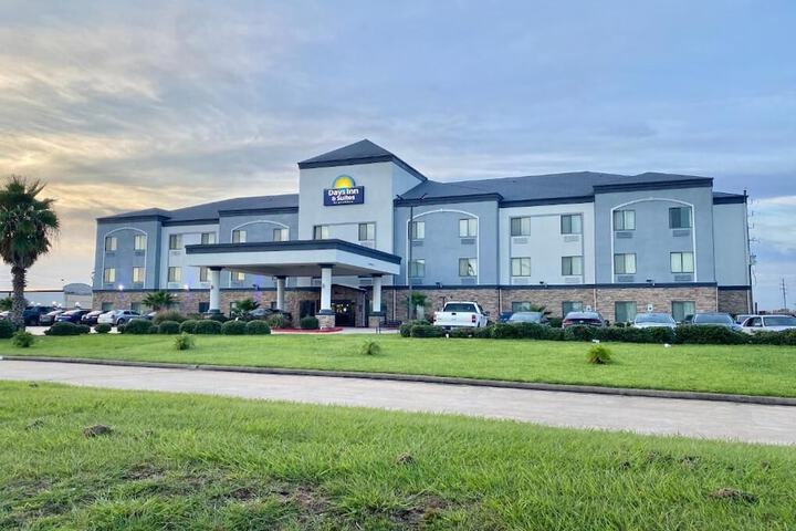 Days Inn & Suites by Wyndham Houston / West Energy Corridor Houston ...
