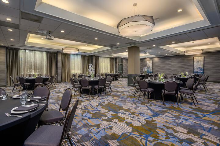 DoubleTree by Hilton Raleigh Midtown NC Raleigh | Bookonline.com