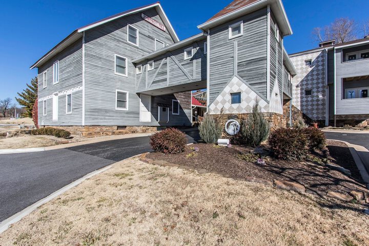 Inn at the Mill Ascend Hotel Collection Springdale | Bookonline.com