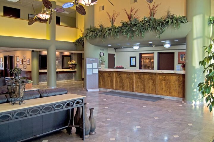 Oxford Suites Yakima Yakima | Bookonline.com