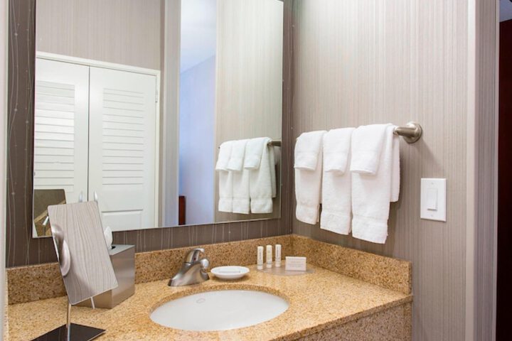 Courtyard by Marriott Rochester Brighton Rochester | Bookonline.com