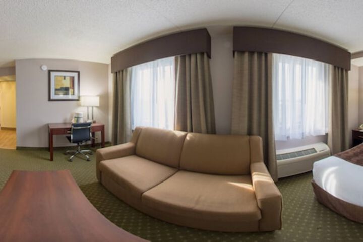 Quality Inn & Suites Clackamas – Portland Clackamas | Bookonline.com