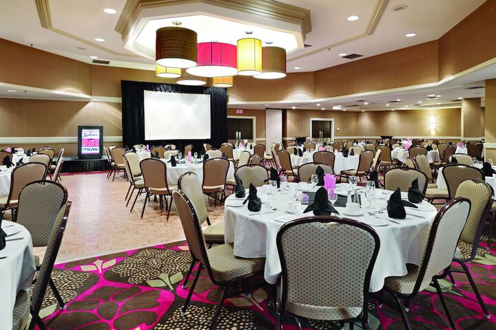 Delta Hotels by Marriott Saskatoon Downtown Saskatoon | Bookonline.com