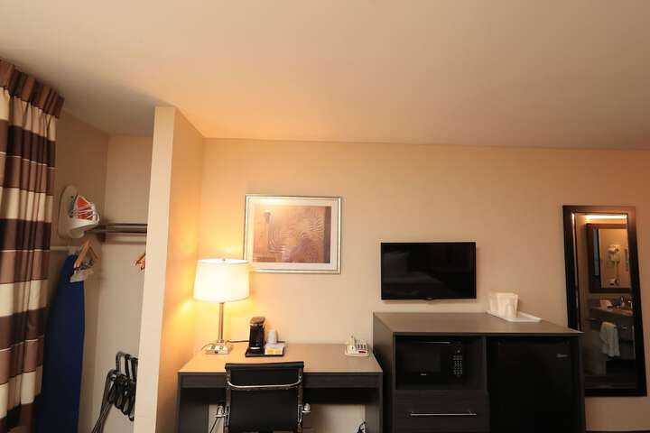 Quality Inn DFW Airport North Irving | Bookonline.com