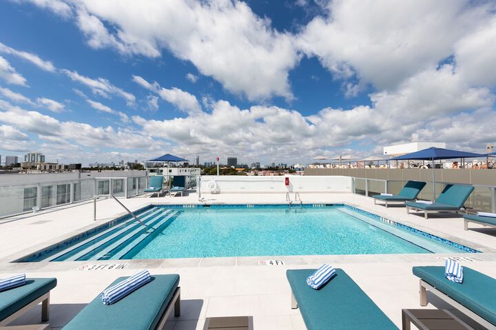 The Penguin Hotel Miami Beach | Bookonline.com