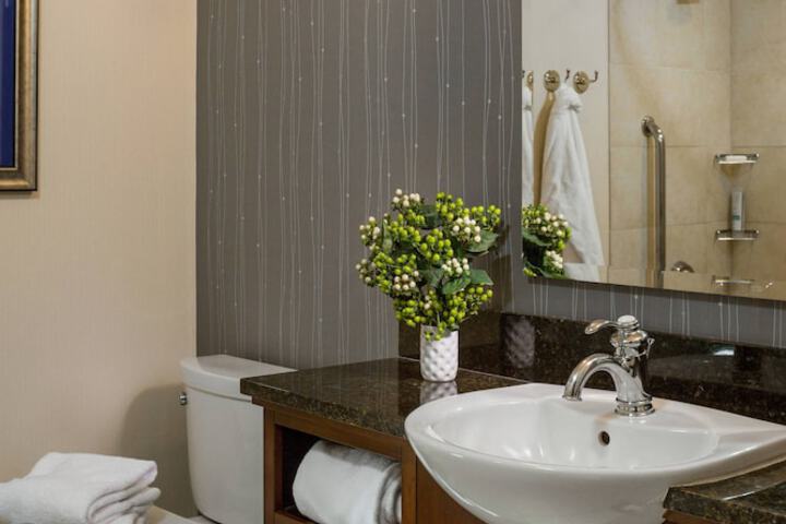 Courtyard Marriott Burlington Harbor Burlington | Bookonline.com