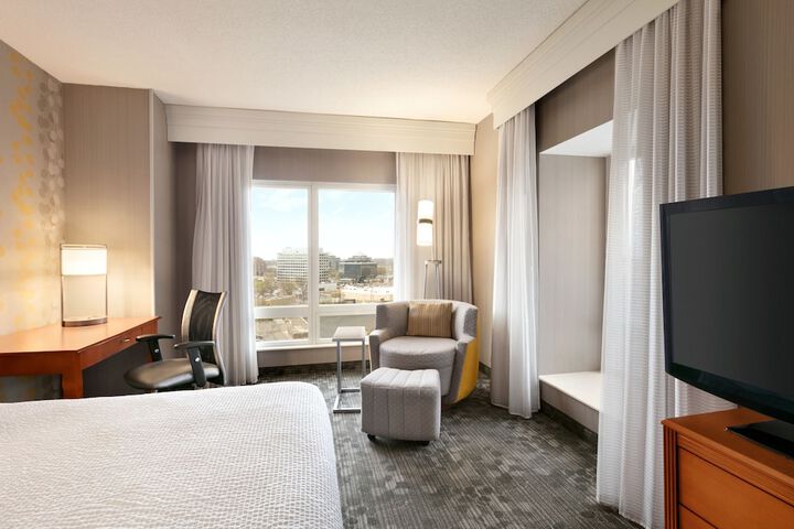Courtyard by Marriott Tysons McLean McLean | Bookonline.com