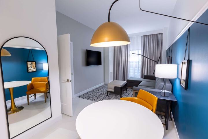 The Chifley Houston Tapestry Collection by Hilton Houston | Bookonline.com