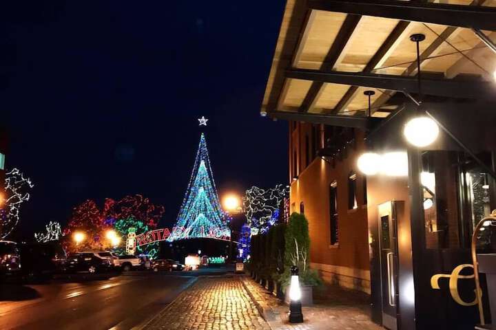 The Charmant Hotel La Crosse | Bookonline.com
