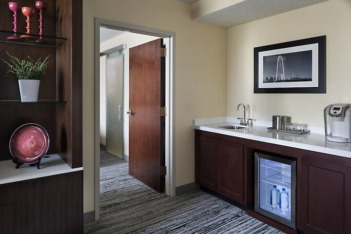 Marriott DFW Airport South Fort Worth | Bookonline.com