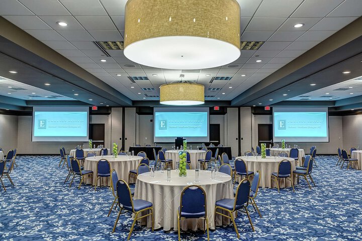 Embassy Suites by Hilton Cincinnati RiverCenter Covington | Bookonline.com