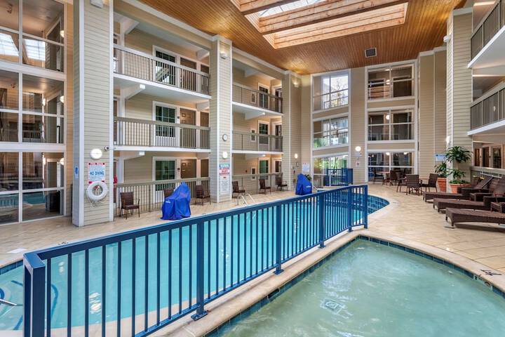 Econo Lodge Pigeon Forge Riverside Pigeon Forge | Bookonline.com