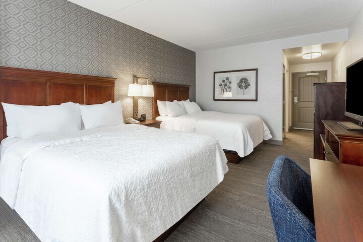 Hampton Inn & Suites Saratoga Springs Downtown Saratoga Springs ...